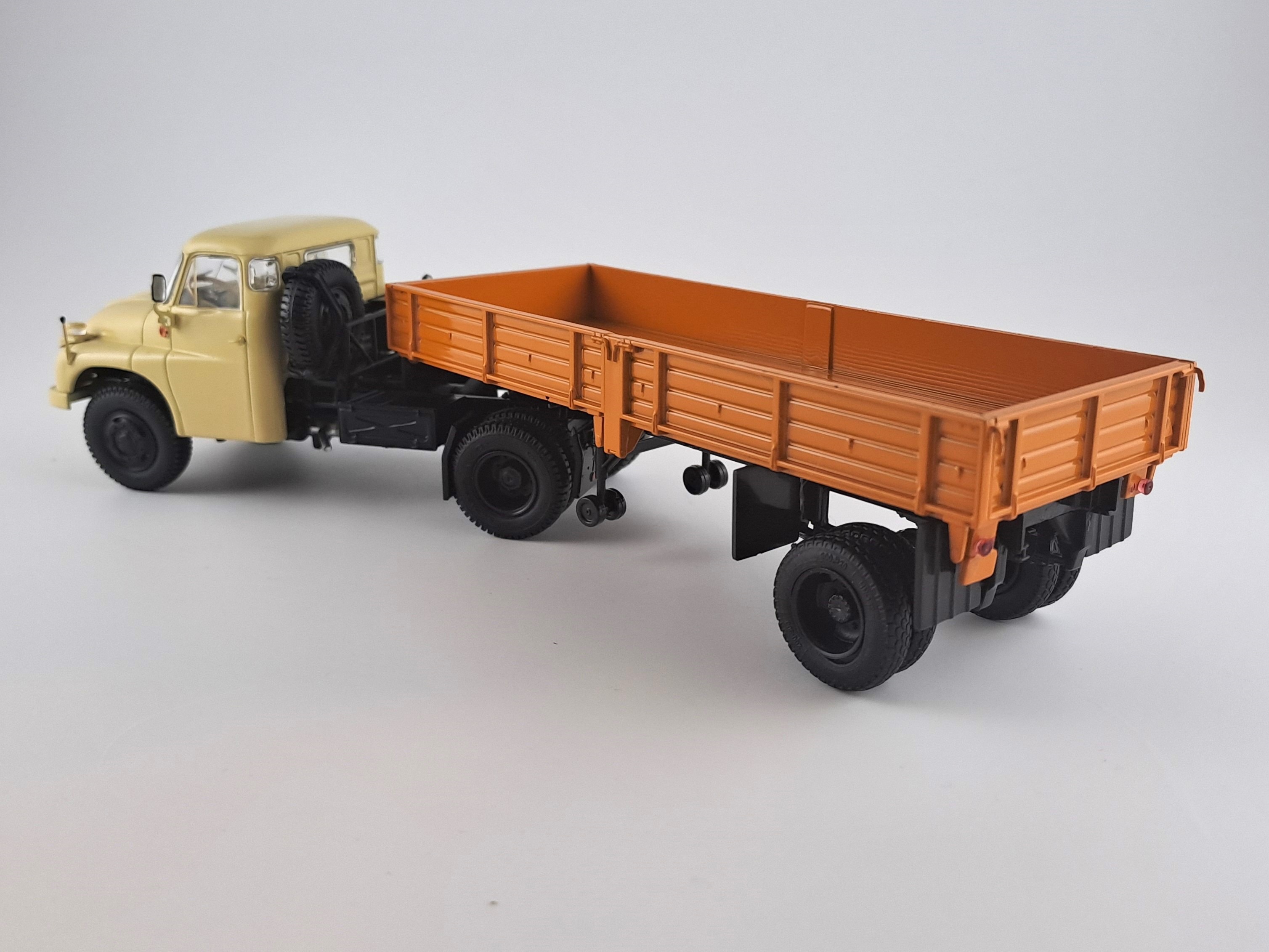 Tatra T138 NT 4x4 s návěsem ODAZ-885 + ZIL-130V1 1:43 Auto Historia ...